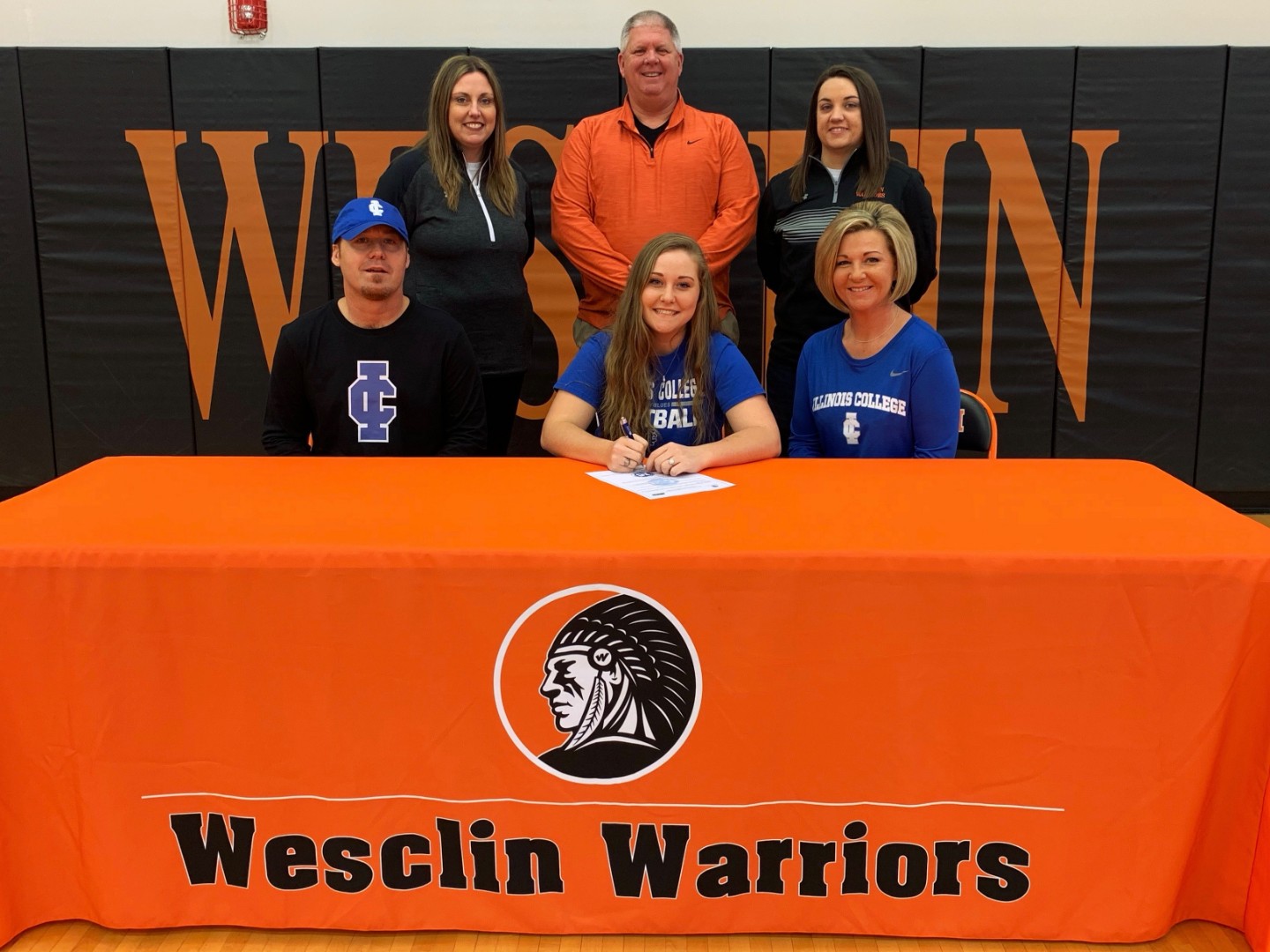 Wesclin CUSD 3 - Student Signs with Illinois College