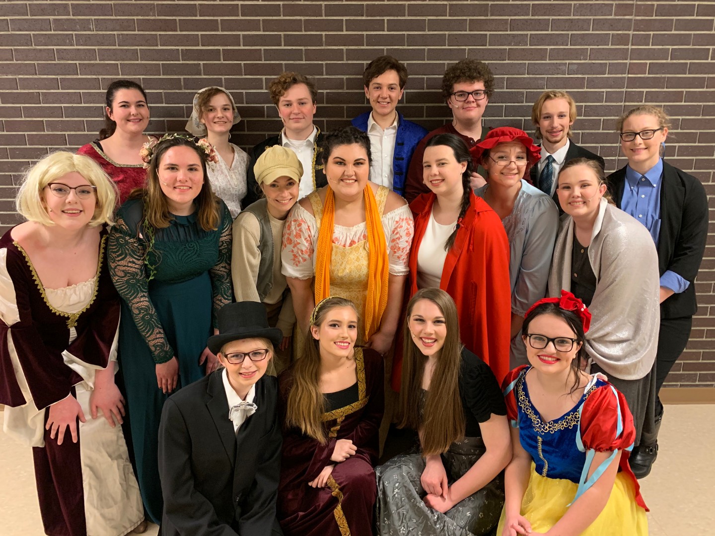 Wesclin CUSD 3 - Into the Woods Spring Musical